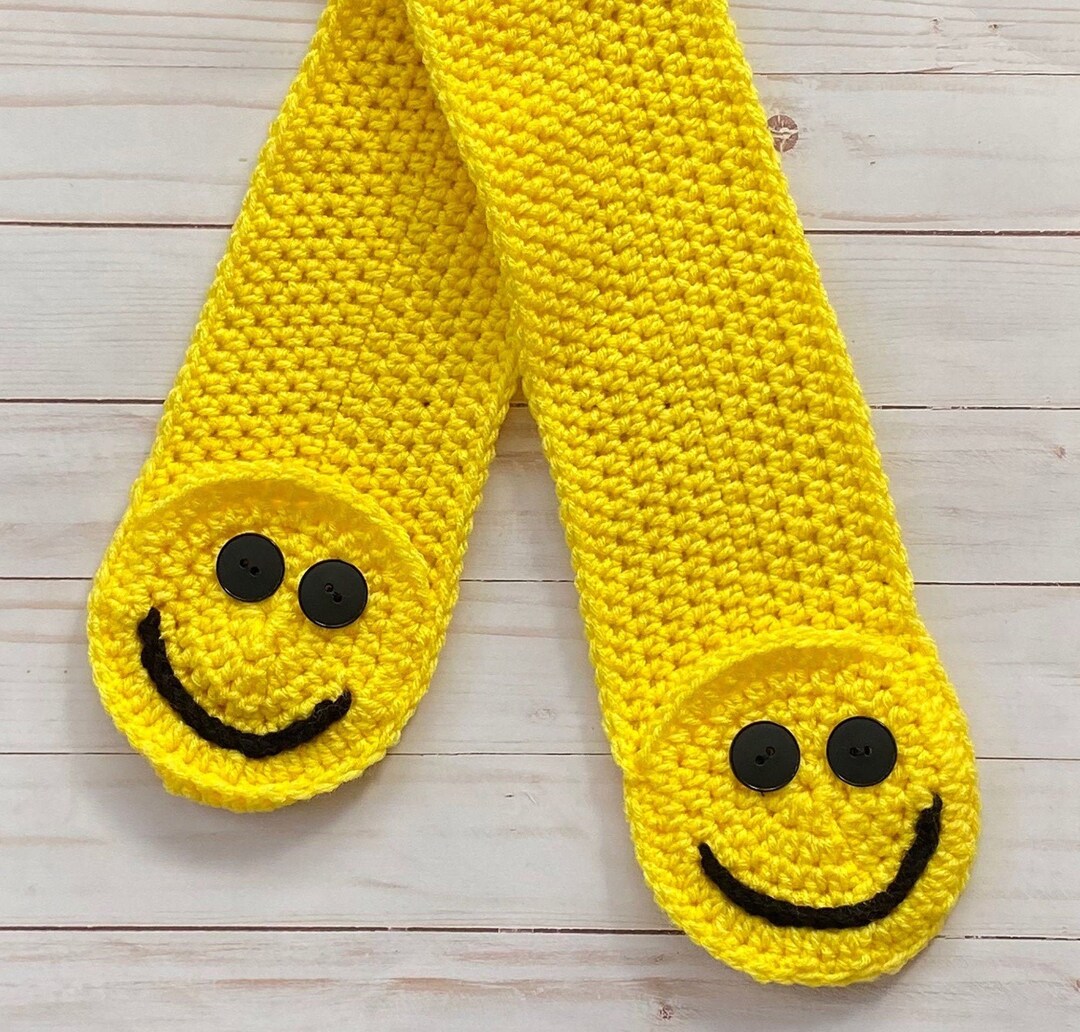 Smiley Face Crochet Pocket Scarf Pattern (PDF Download) - Etsy UK
