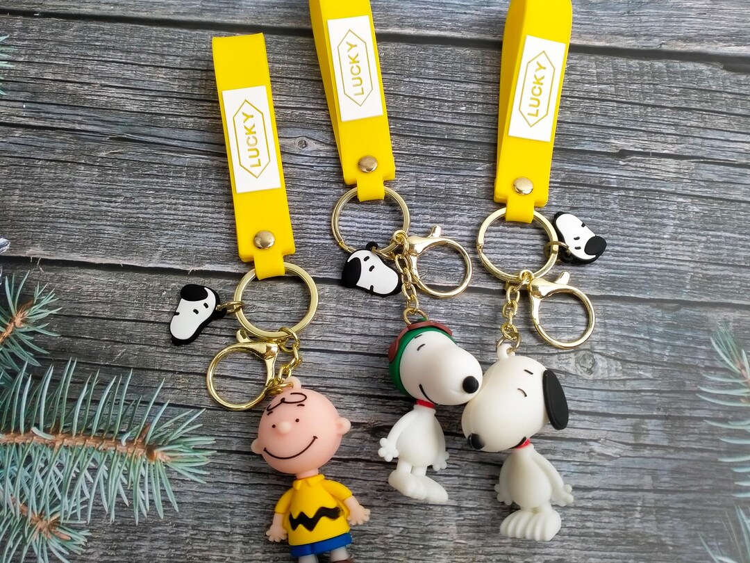 Happy Snoopy Cartoon Keychain Peanuts Keychain Charlie Brown / Snoopy ...
