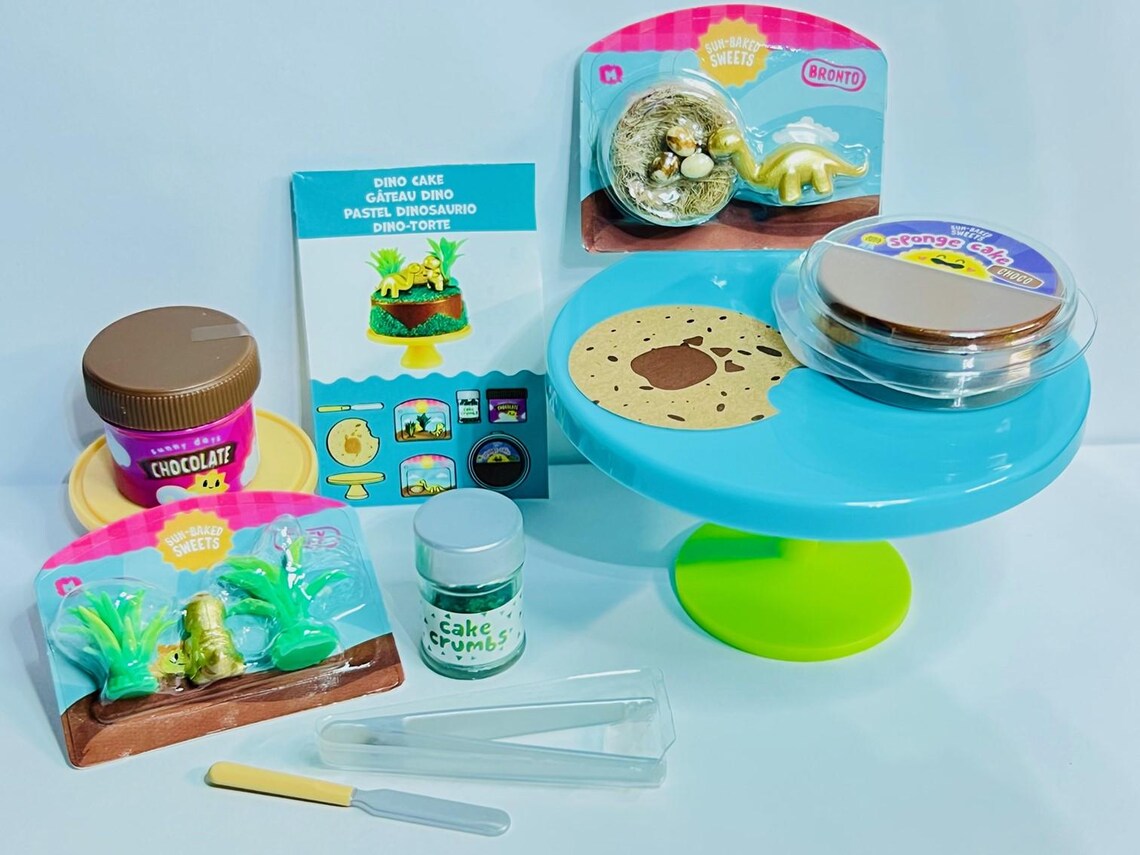 MGA Miniverse Make It Mini Birthday Series 1 Mini Party Tables DINO ...