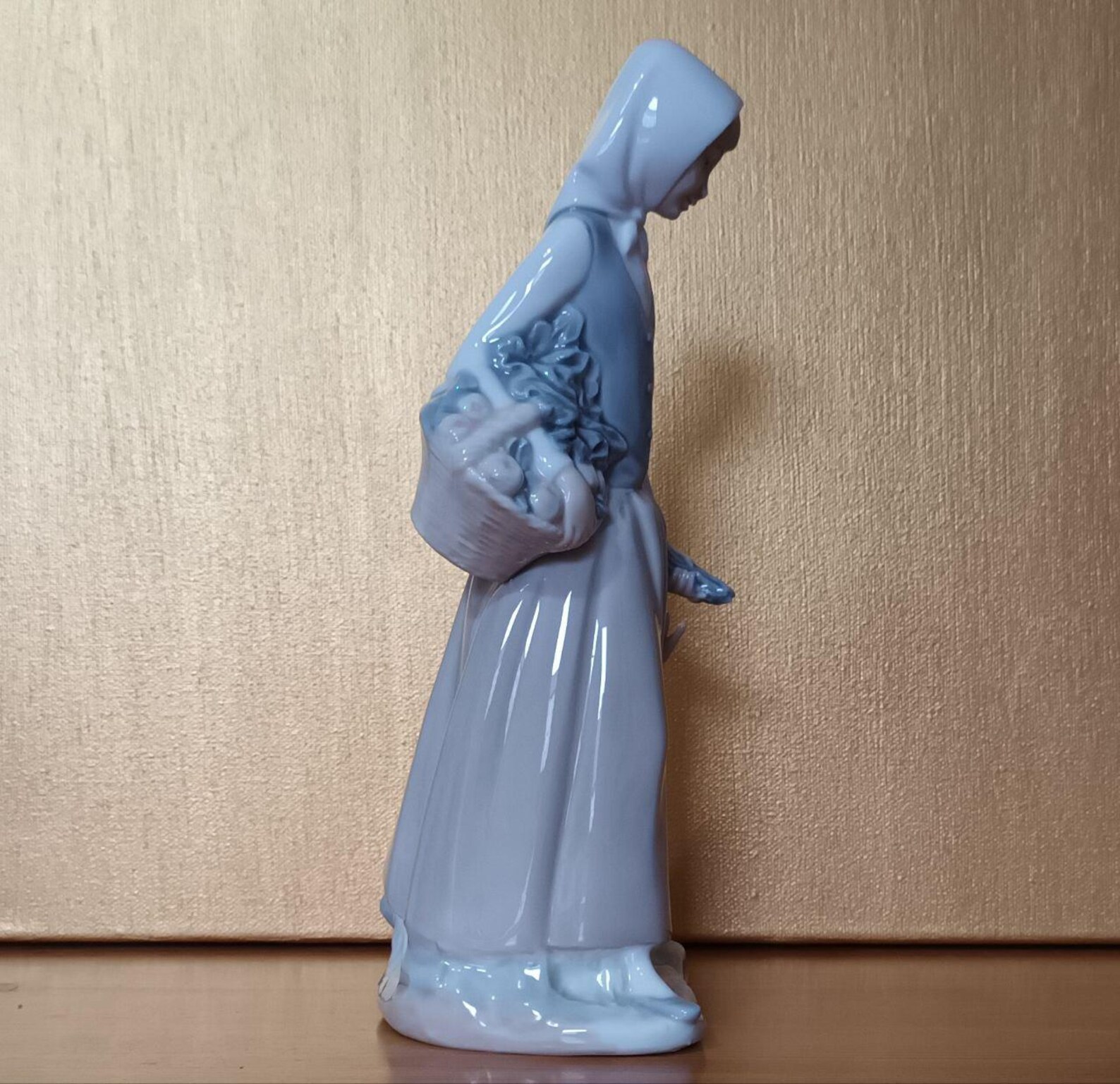 NAO by Lladro Figurine "girl With Goose" Holding a Basket and Feeding ...