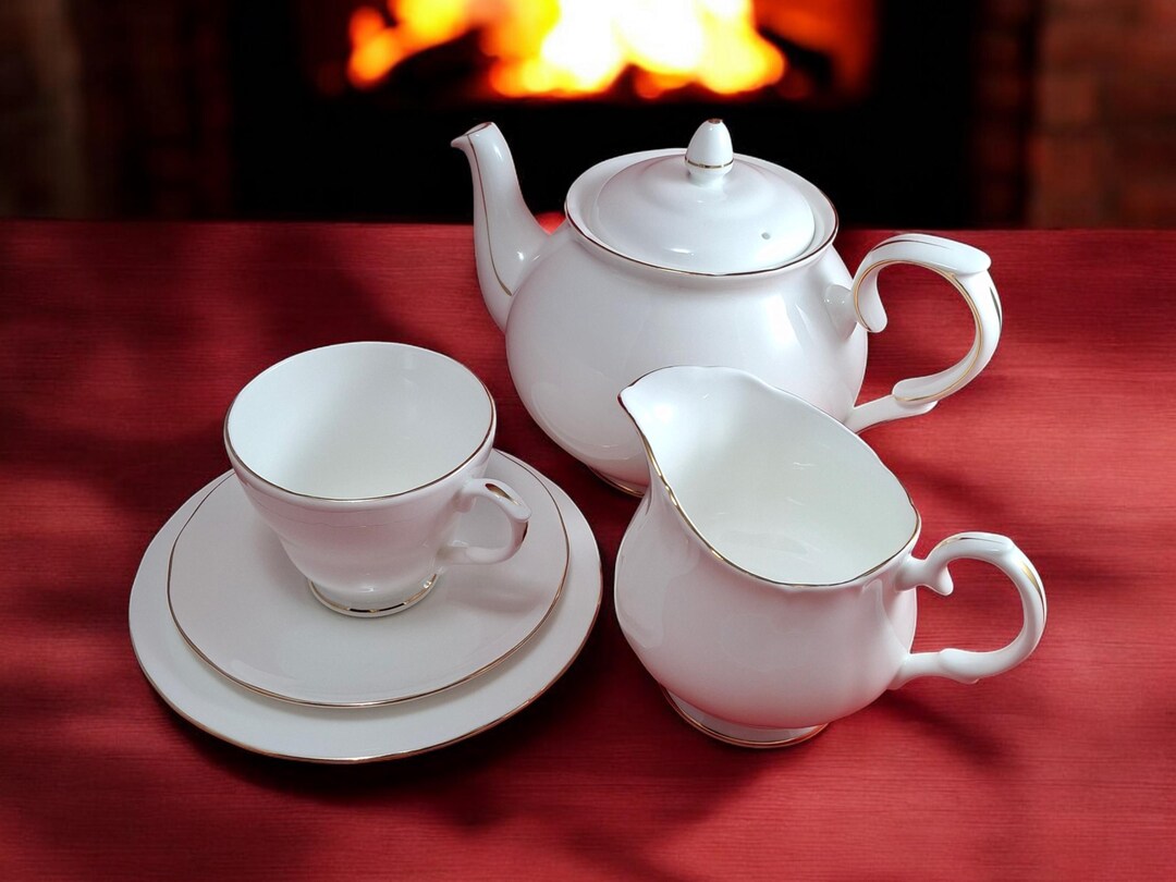 20 Pieces Tea Set Duchess in Gold Edge Pattern Trios X6, Milk Jug ...