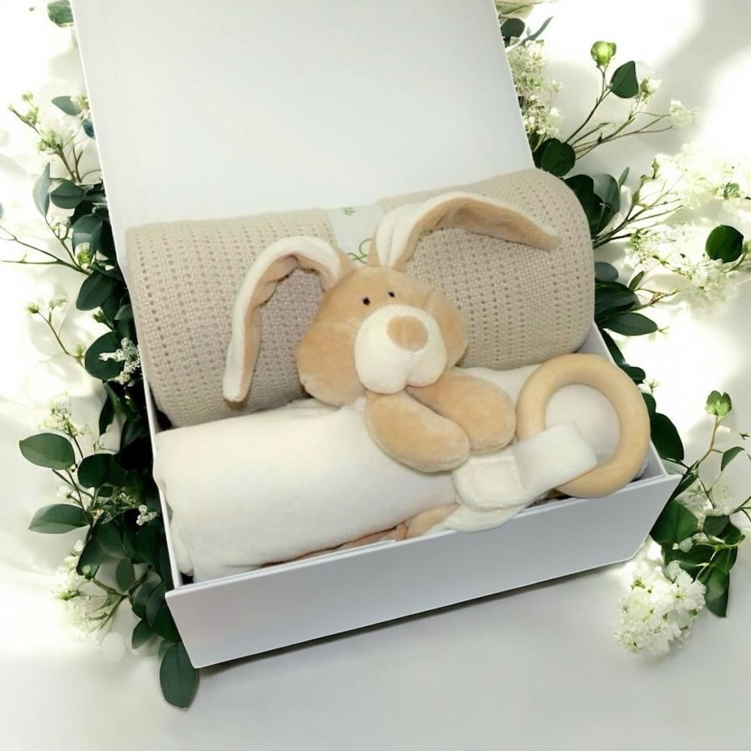 Baby Gift Box Set With Bamboo Mix Cellular Blanket ( 6 Colour Options ...