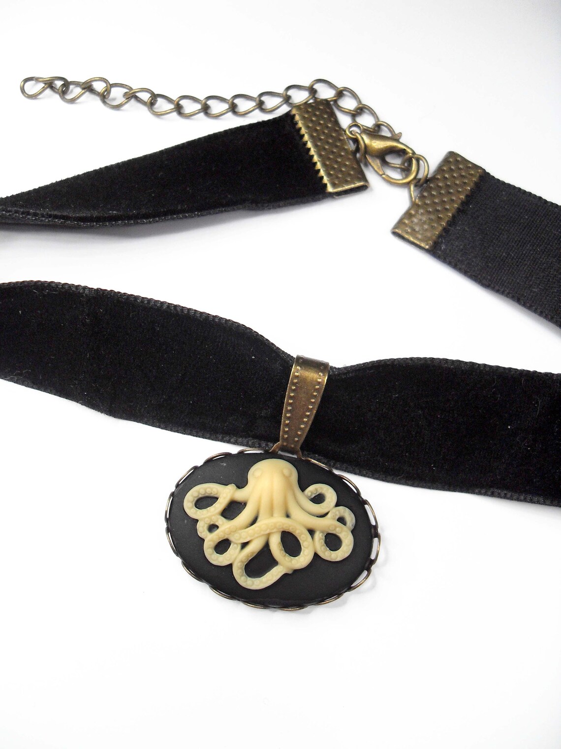 Octopus kraken cthulhu gothic choker. Tentacle cameo velvet | Etsy