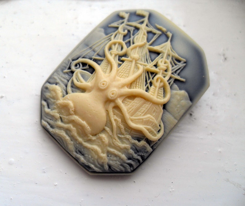 Square Lovecraft Cthulhu Cameo Brooch. Octopus. Necronomicon. | Etsy