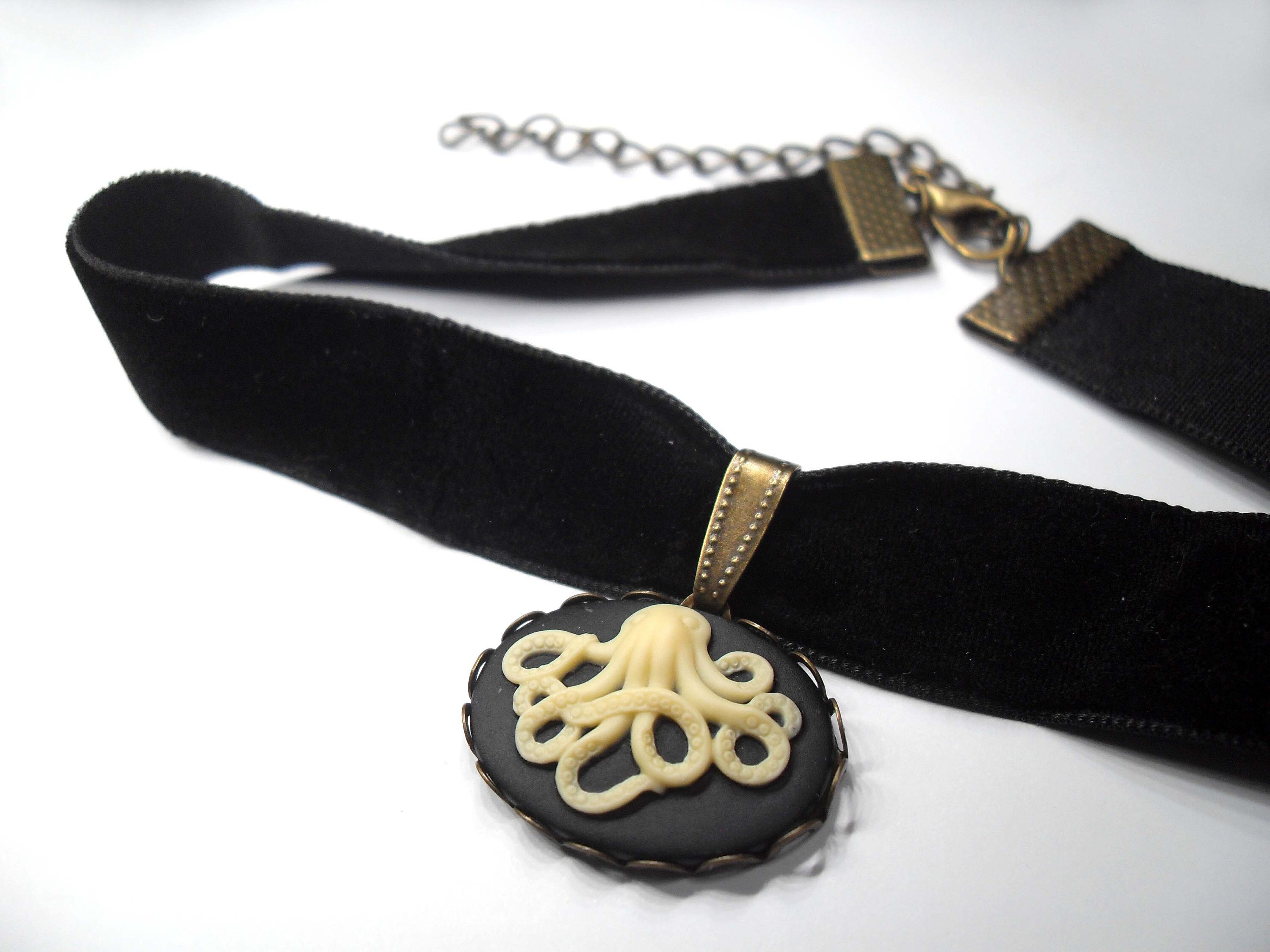 Octopus Kraken Cthulhu Gothic Choker. Tentacle Cameo Velvet | Etsy