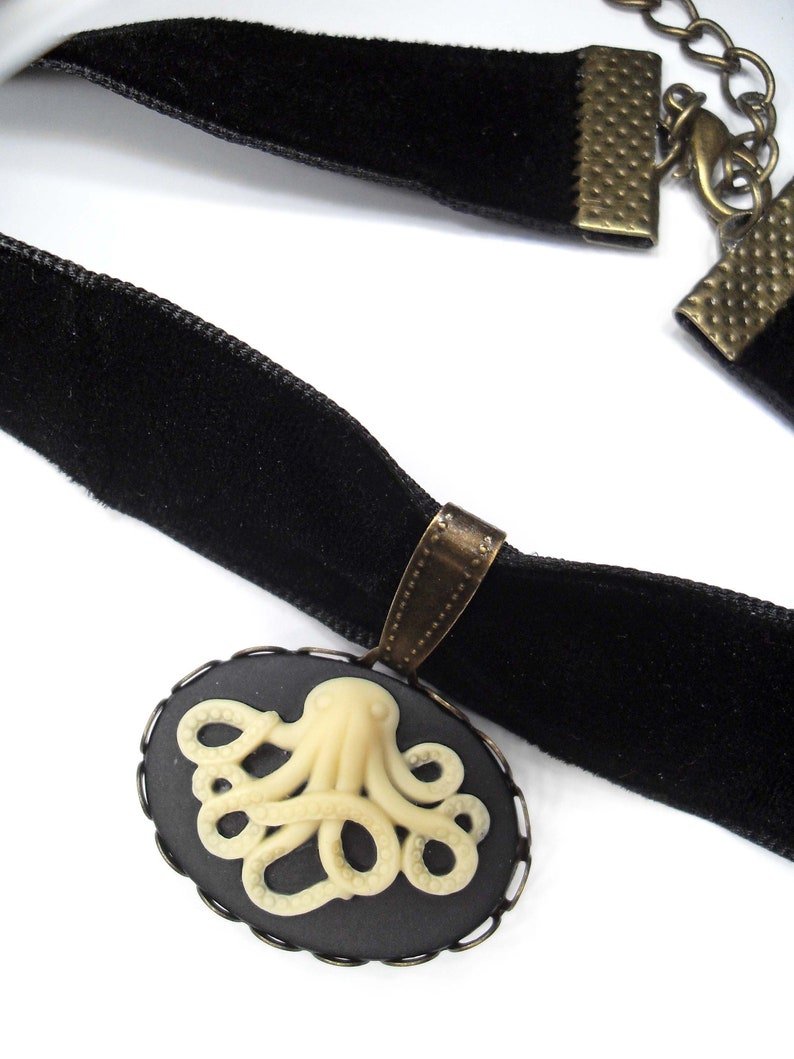 Octopus Kraken Cthulhu Gothic Choker. Tentacle Cameo Velvet - Etsy