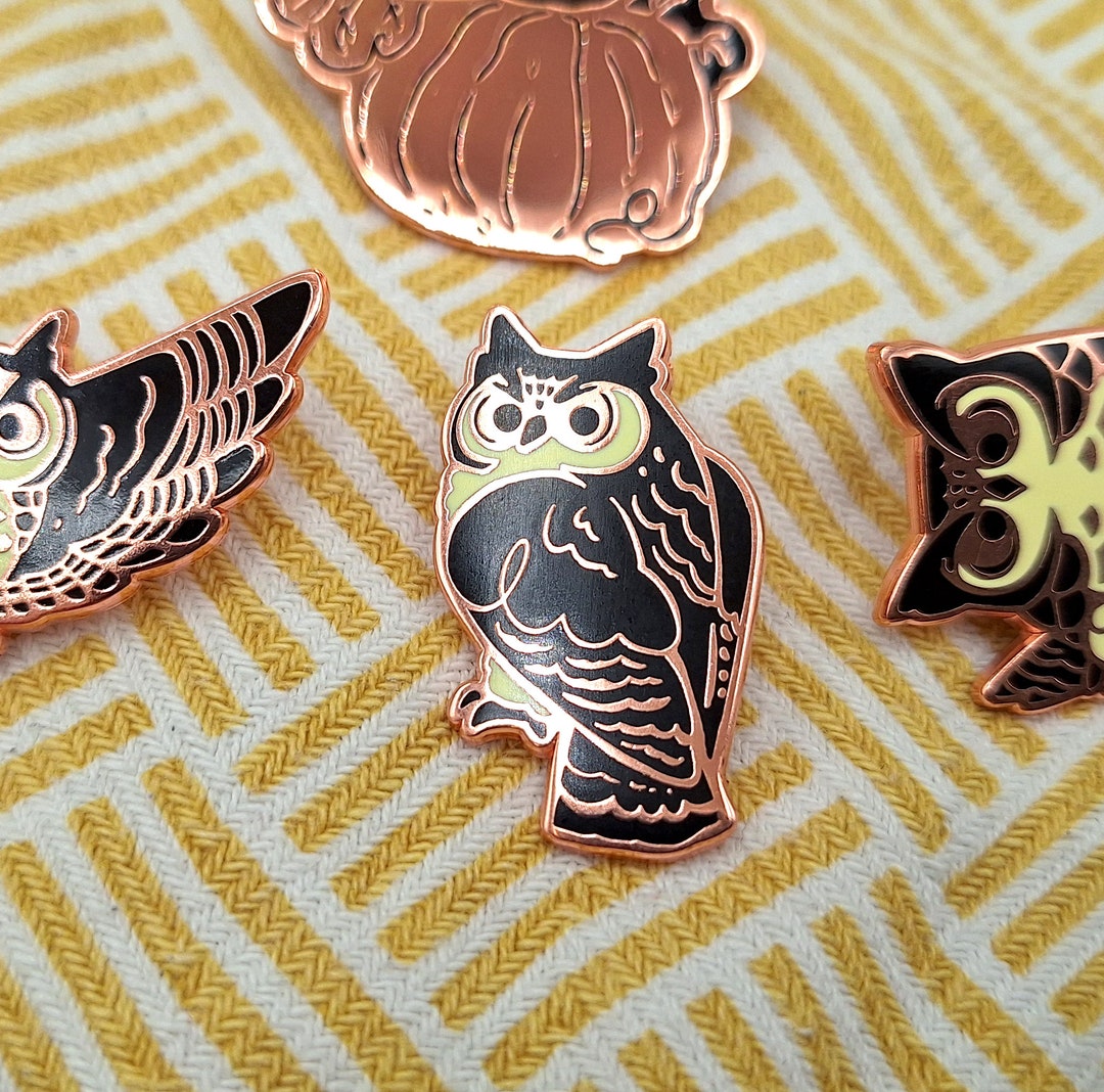 Looking Back Great Horned Owl Copper Metal Enamel Pin - Etsy