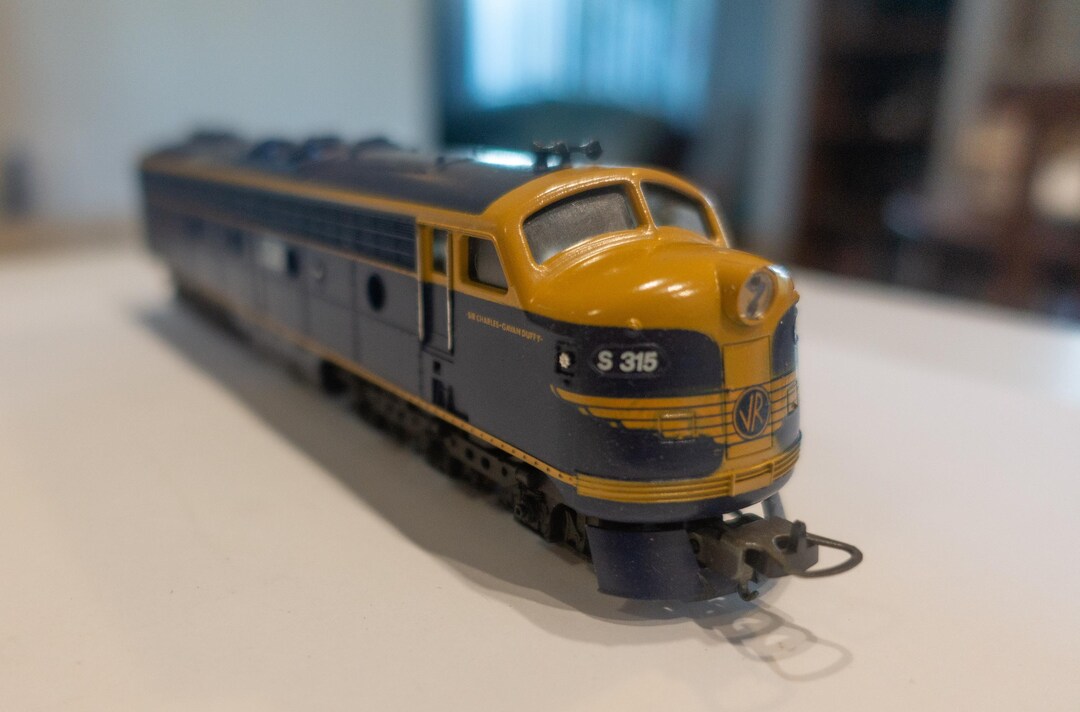 Lima Diesel Engine, HO Scale, #208043 - Etsy