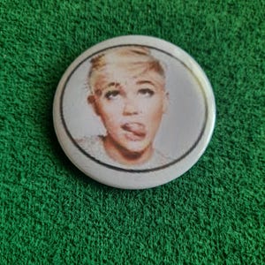 Pop Stars 2.25 Inch Pin Badges - Etsy