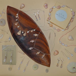 Hawaiian Shell Charm Necklace, 14kt Gold Filled, Mini White Pearls ...