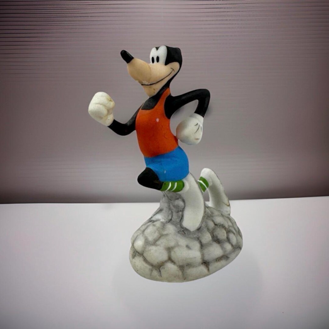 Disney Goofy Running Figurine 4” Ceramic Figure Vintage - Etsy