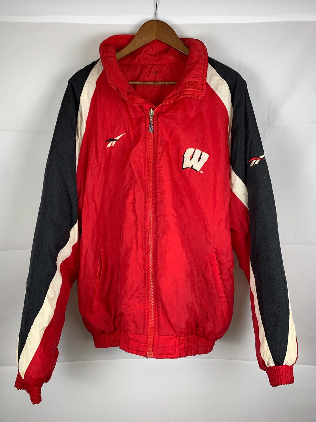 Vintage Reversible Wisconsin Badgers Jacket by Reebok, Size XL - Etsy