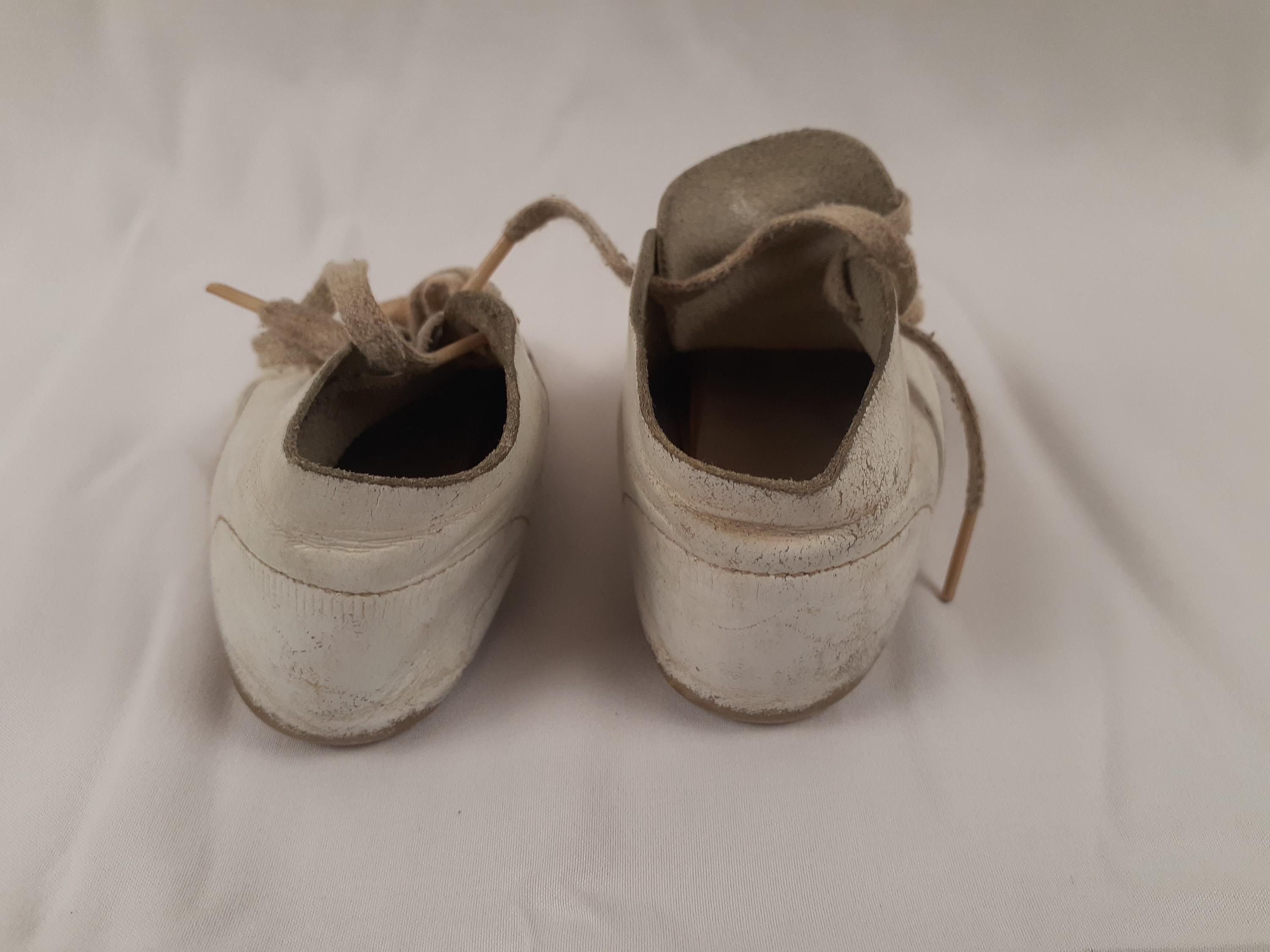 Vintage White Leather Baby Shoes With Bells - Etsy