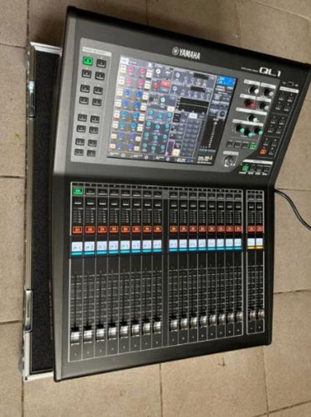 YAMAHA QL1 Digital Mixer Console - Etsy