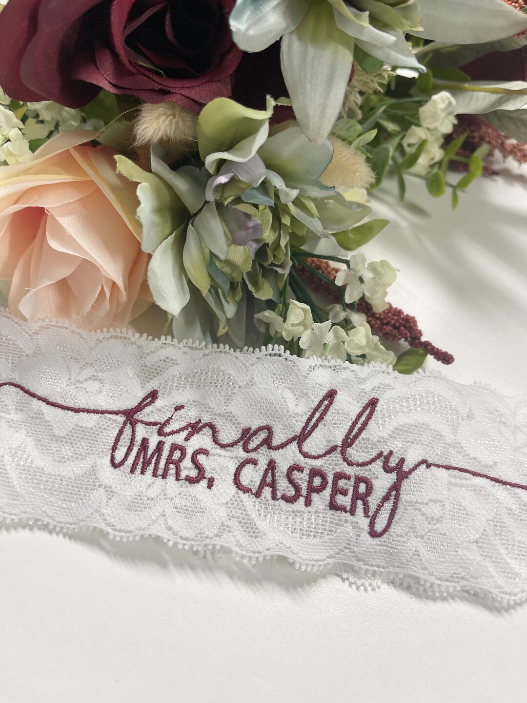 Personalized / Monogrammed Embroidered WHITE Lace Wedding and Toss ...