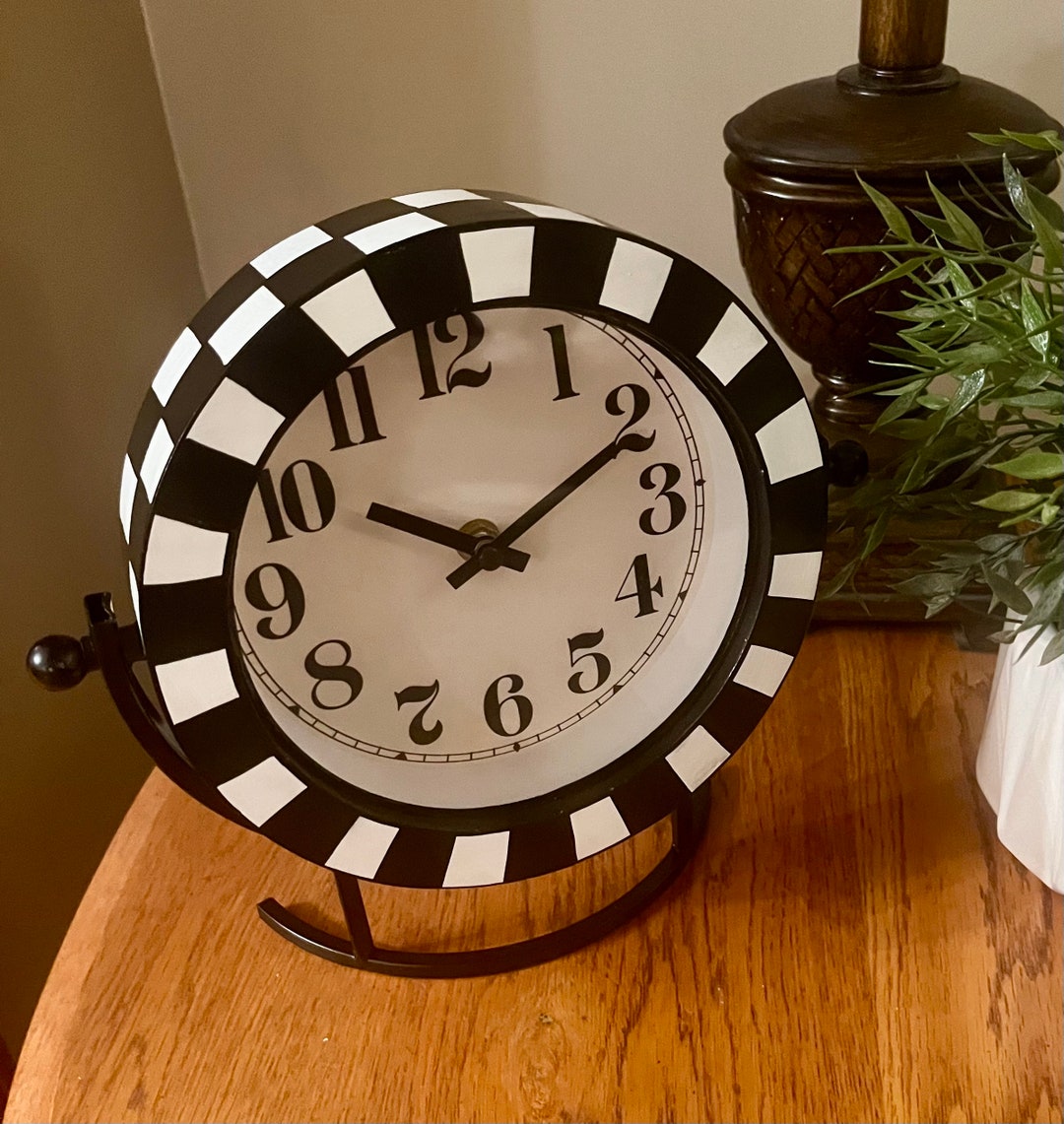 Clock Table Clock, Round Wood Clock Black and White Checkered ...