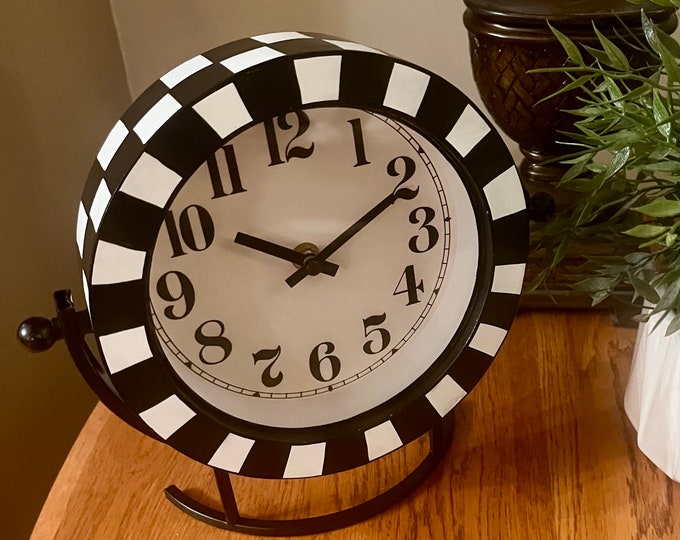Clock Table Clock, Round Wood Clock Black and White Checkered ...
