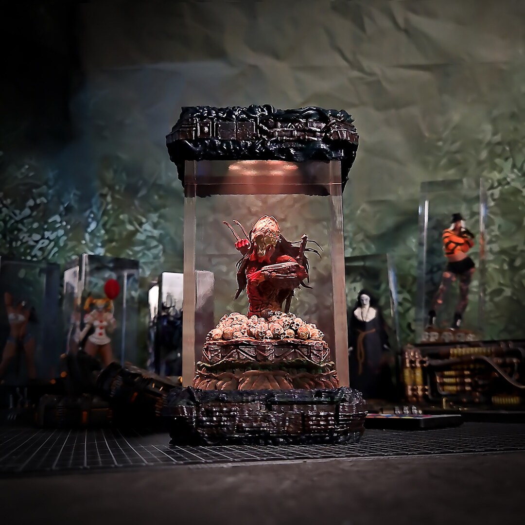 PREDATOR Bust Lamp,,custom Epoxy Resin Lamp, Resin Night Light, Resin ...