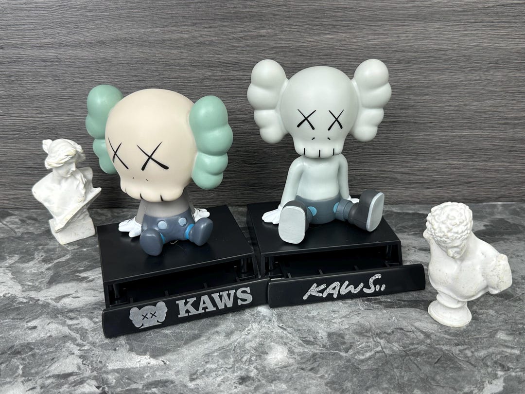 KAWS Statue-room Decoration-kaws Decoration-decorations-colour Options ...
