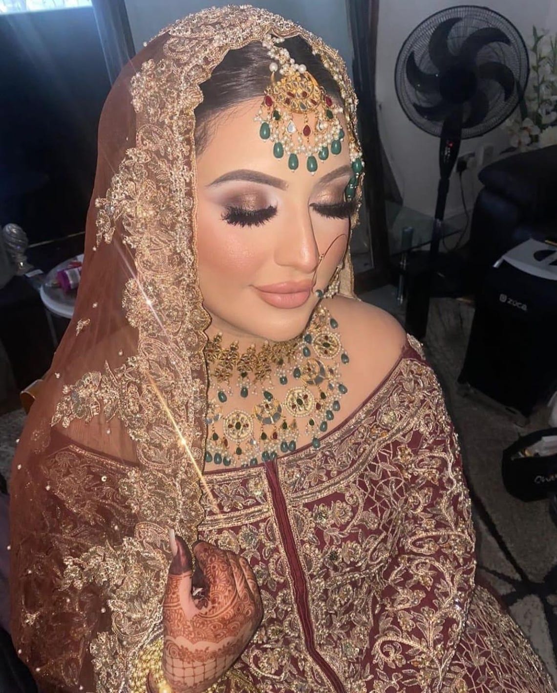 Handmade Pakistani Farshi Kundan Bridal Set in Green Pearls With Mirror ...