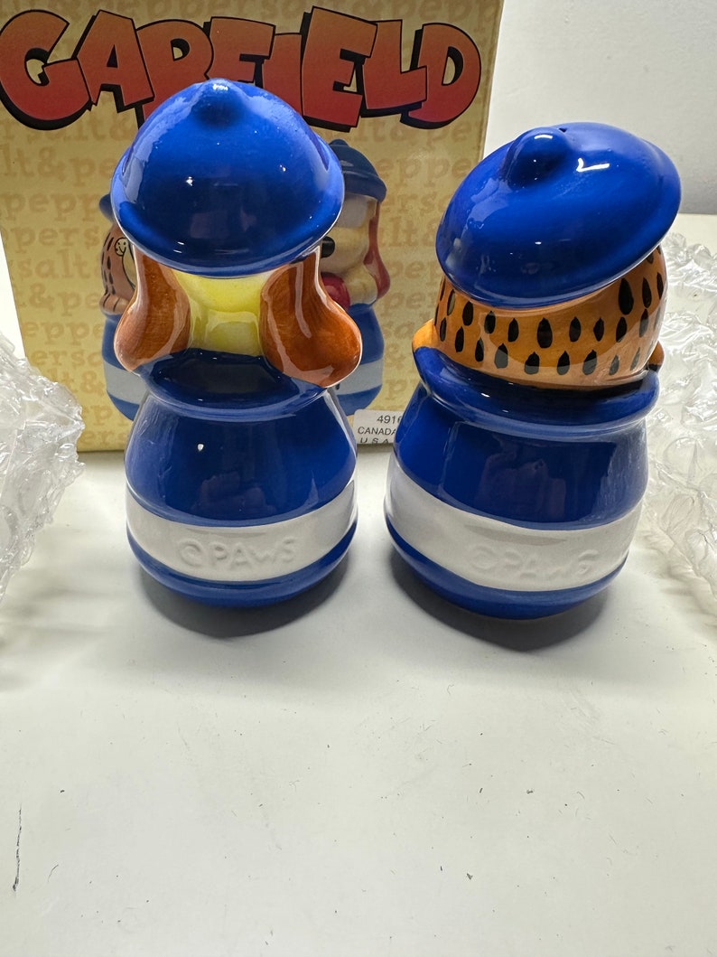Vintage, NIB, HTF 1998 PAWS Garfield and Odie Salt and Pepper Shakers ...