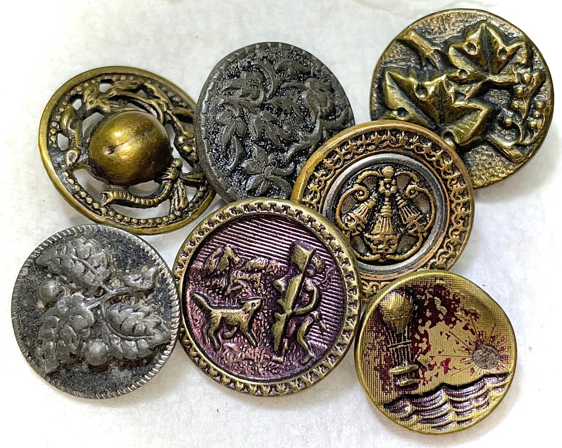 Botones antiguos 7 pequeños botones de metal | Etsy