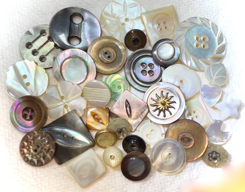 Antique Buttons 36 Pearl Buttons - Etsy