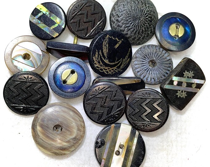 Antique Buttons 36 Pearl Buttons - Etsy