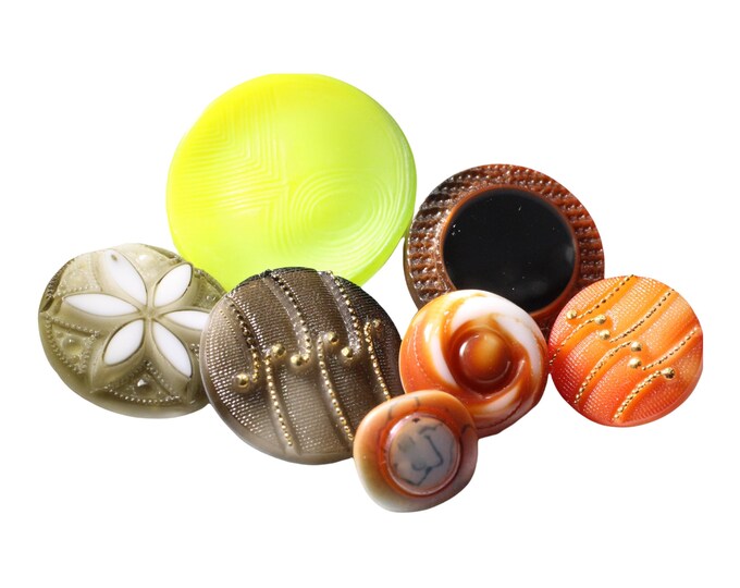 Antique Buttons 36 Pearl Buttons - Etsy