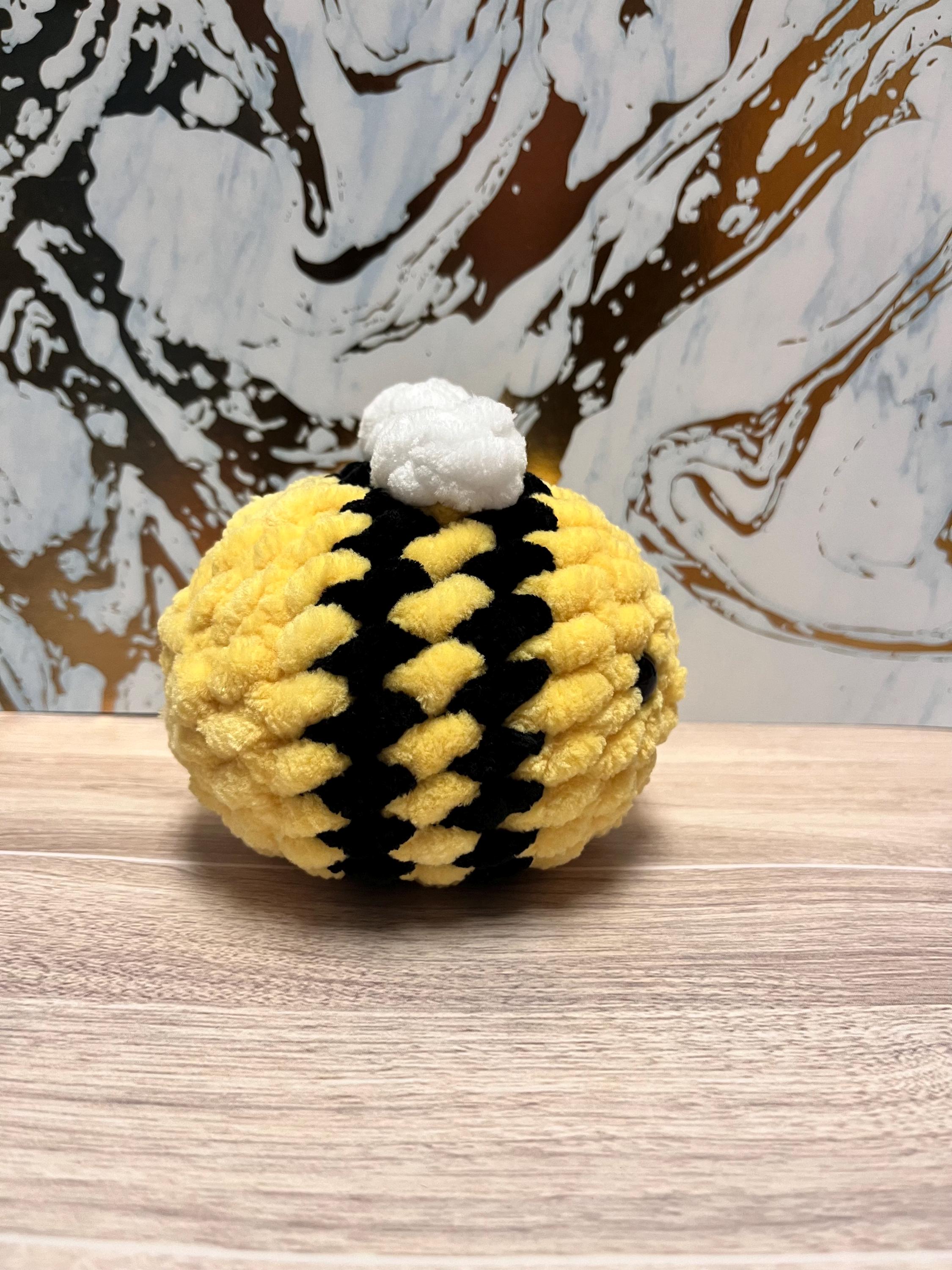 Crochet Chunky Bee Plushie - Etsy