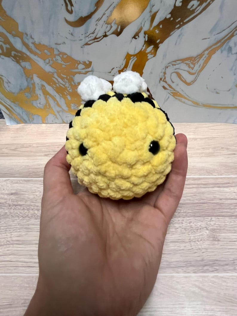 Crochet Chunky Bee Plushie - Etsy