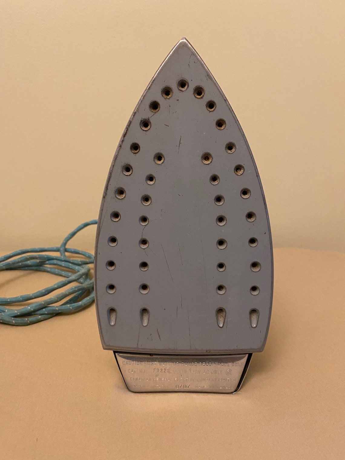 GE Power Spray Steam & Dry Iron Made in Canada, Turns on and Heats Up ...