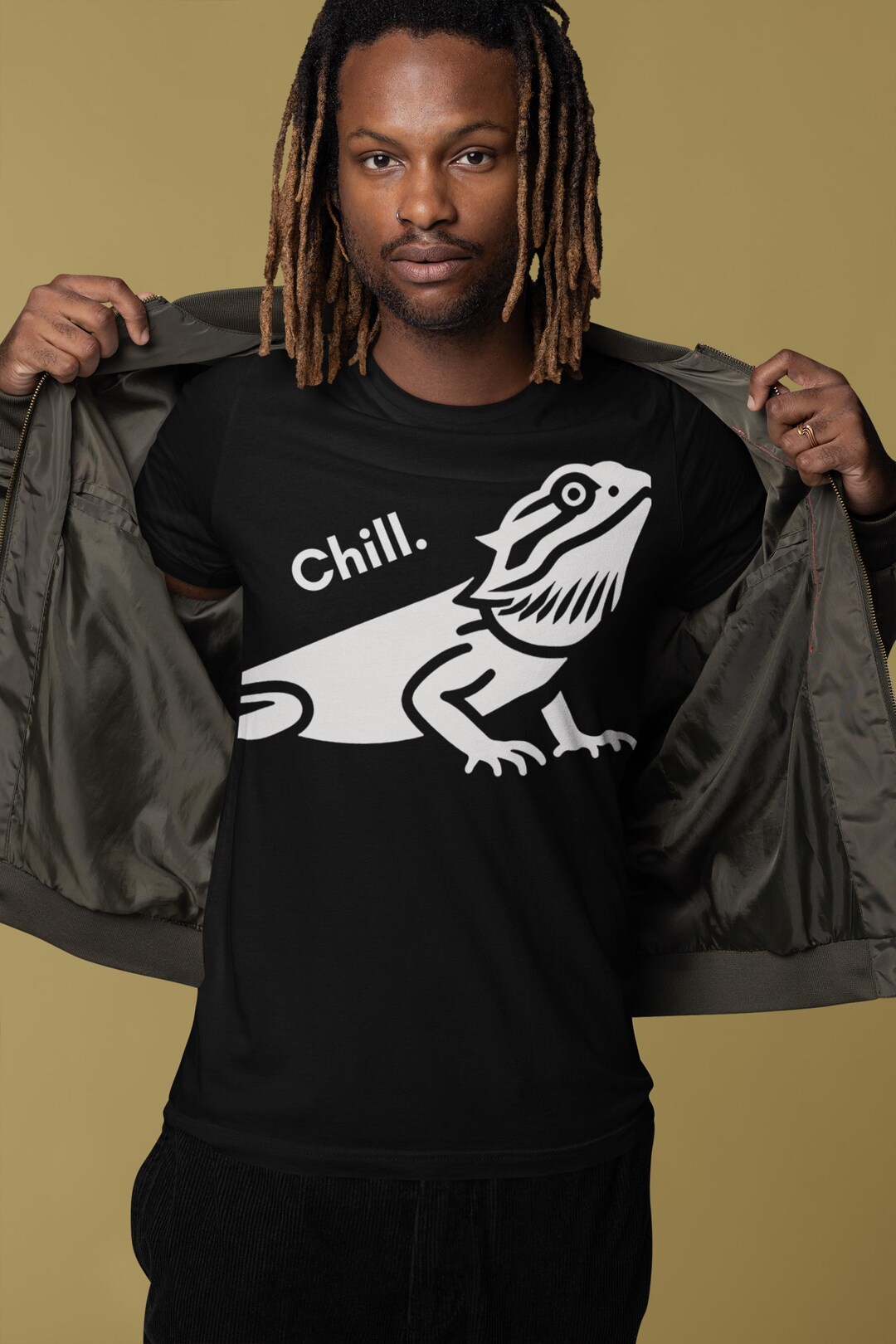 Minimalist Reptile T-shirt – Simple Lizard Design for Casual Wear ...