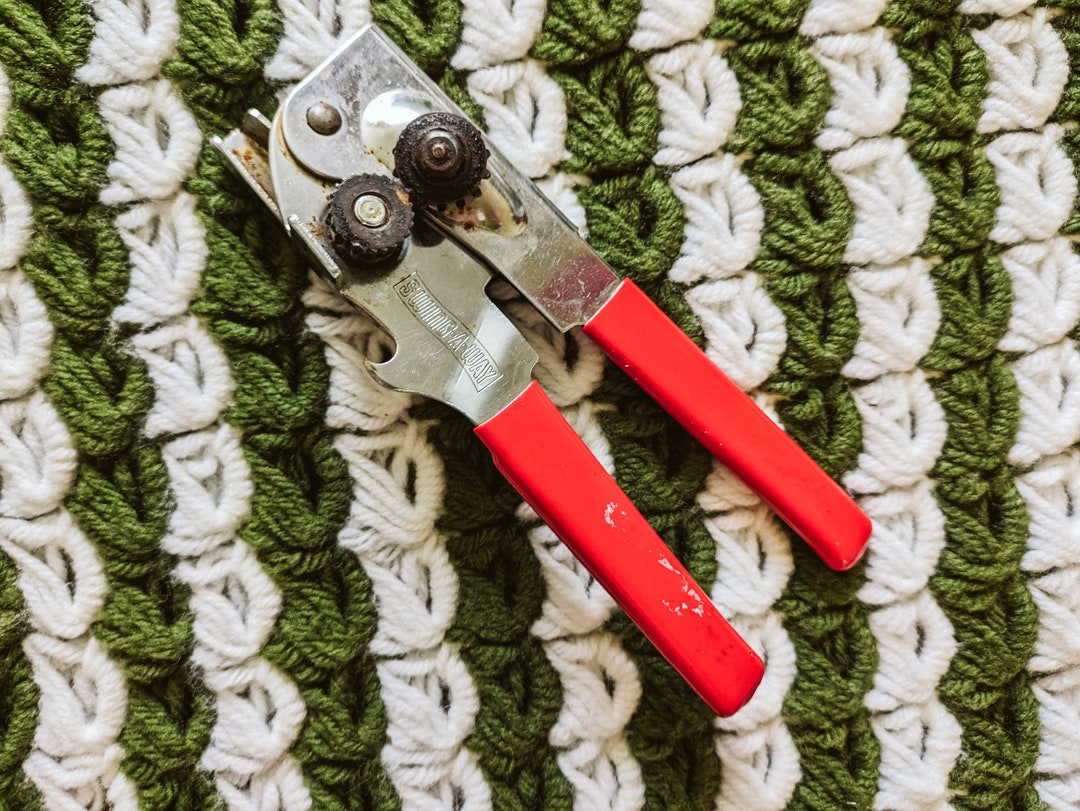 Vintage Can Opener Swing A-way Retro Red Handles Kitchen Utensile Decor ...