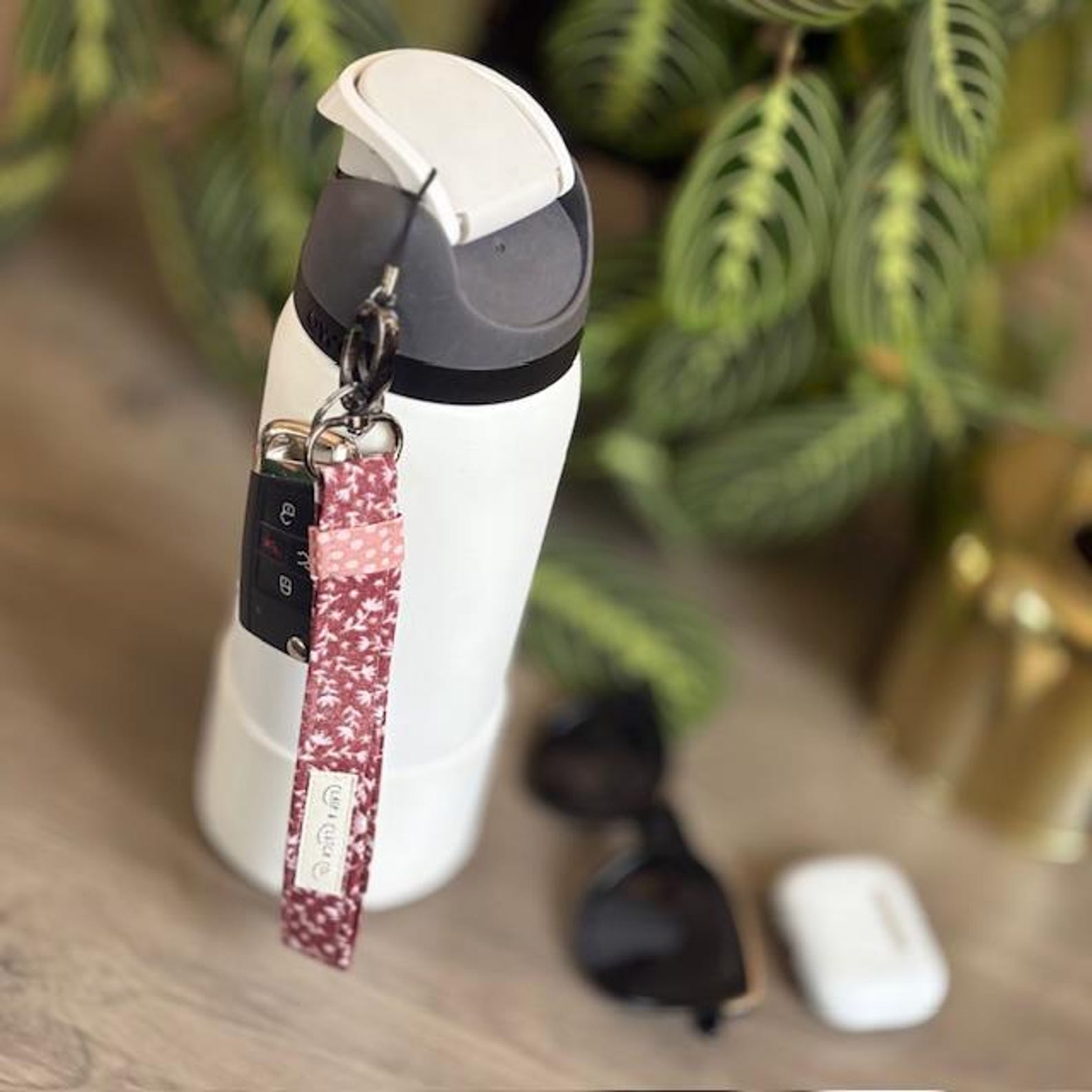 Dusty Rose With White Flowers and Maroon Leaves Key Fob. Excellent ...