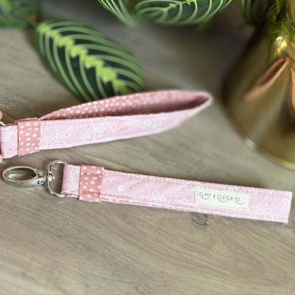 Dusty Rose With White Flowers and Maroon Leaves Key Fob. Excellent ...