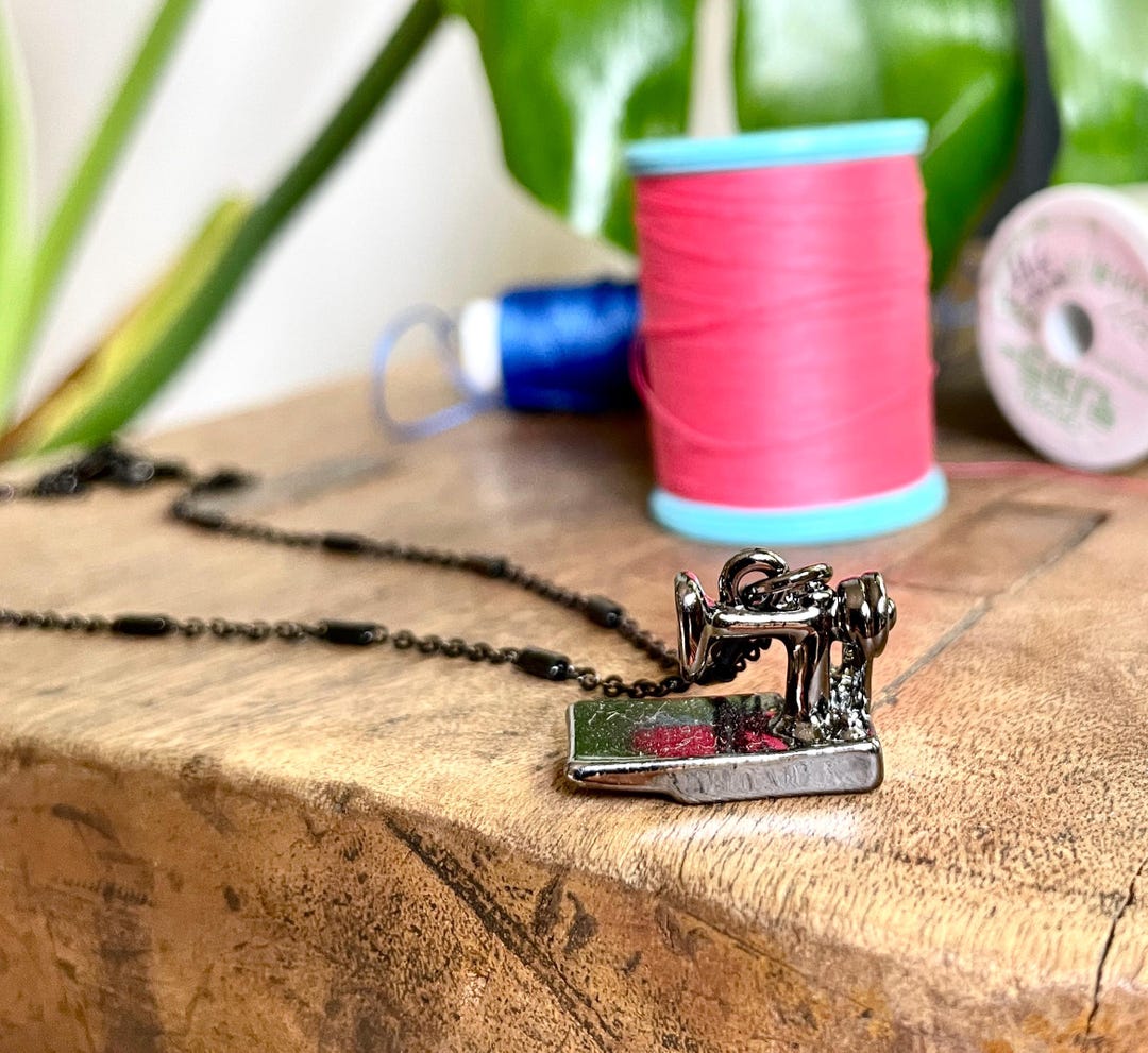 Realistic Sewing Machine Necklace, Miniature 3D Sewing Machine Pendant ...
