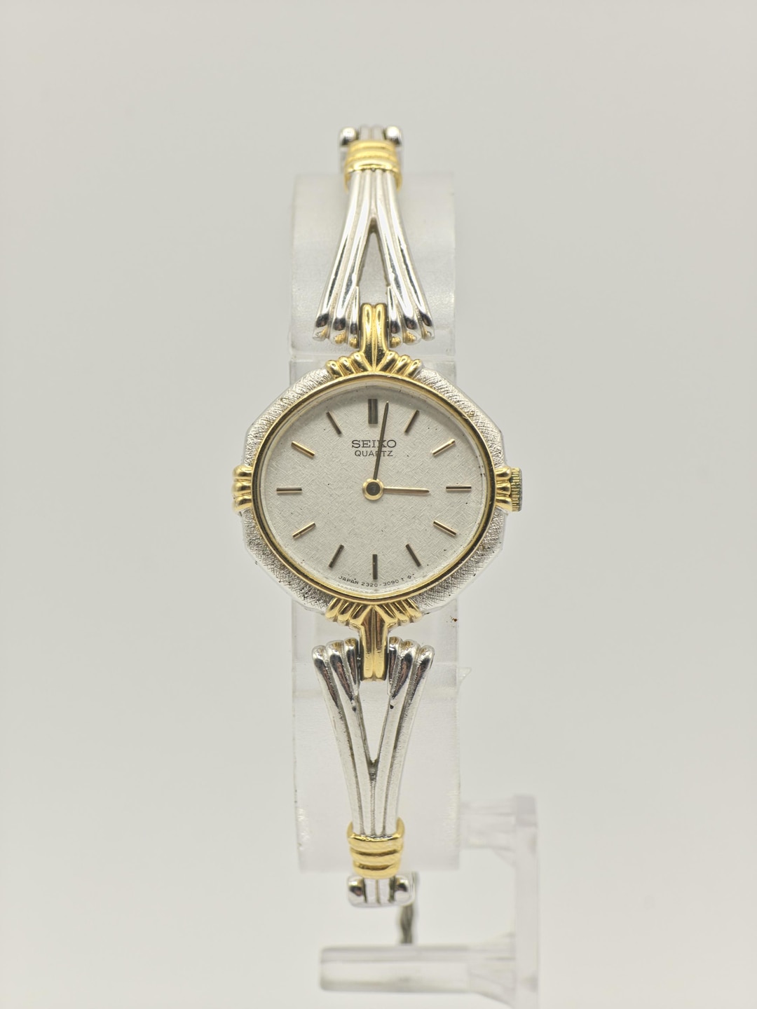 Seiko Women’s Quartz Watch Two-tone Elegant Bracelet Silver Dial Ref ...