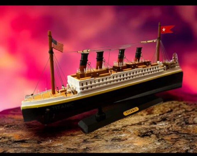 RMS Titanic 13 Inch Wooden Ship Model- FULLY ASSEMBLED Exact Replica ...