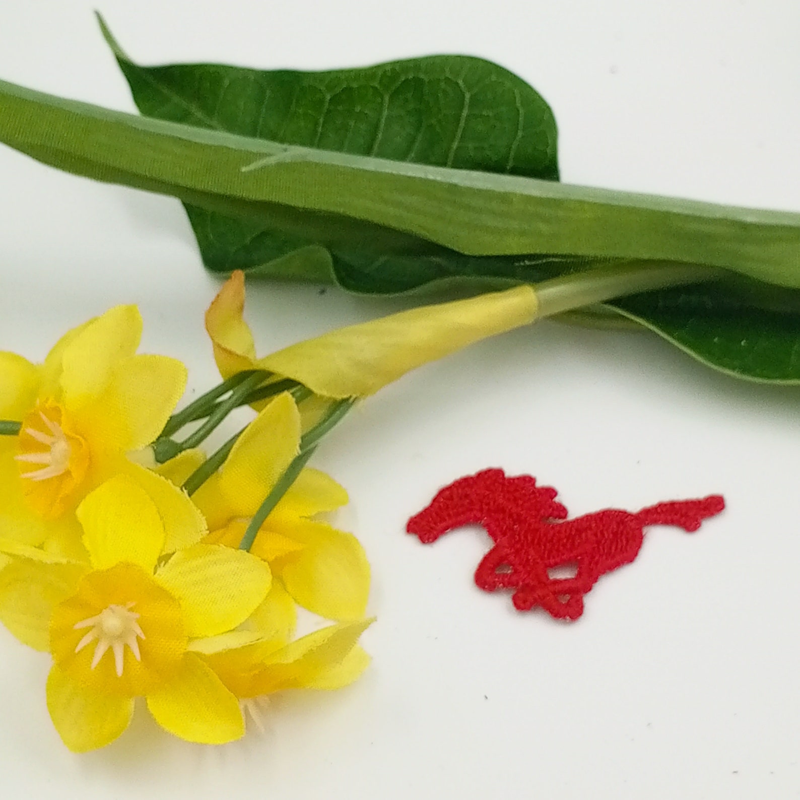 Vintage Red Racing Horses Appliqué Patch - Retro Embroidered Patch for ...