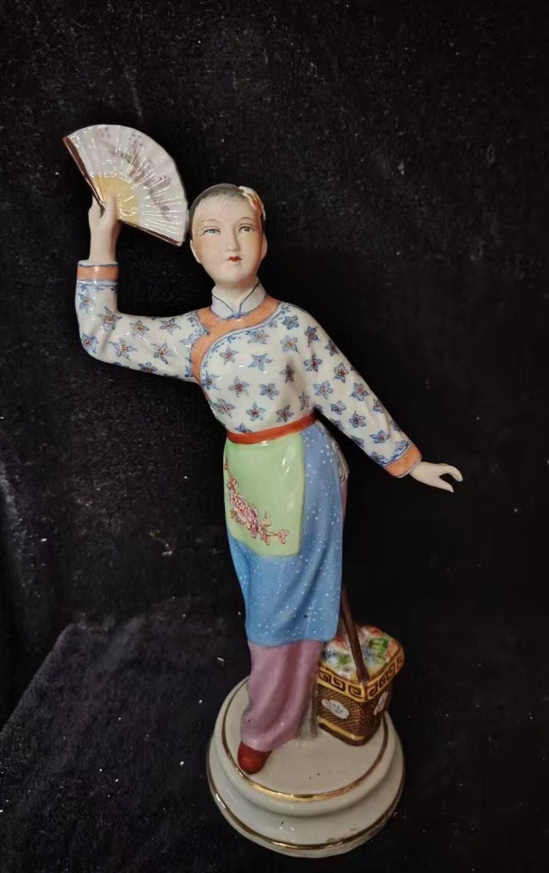 Cultural Revolution Porcelain Figurine – Female Performer From PLA Art ...