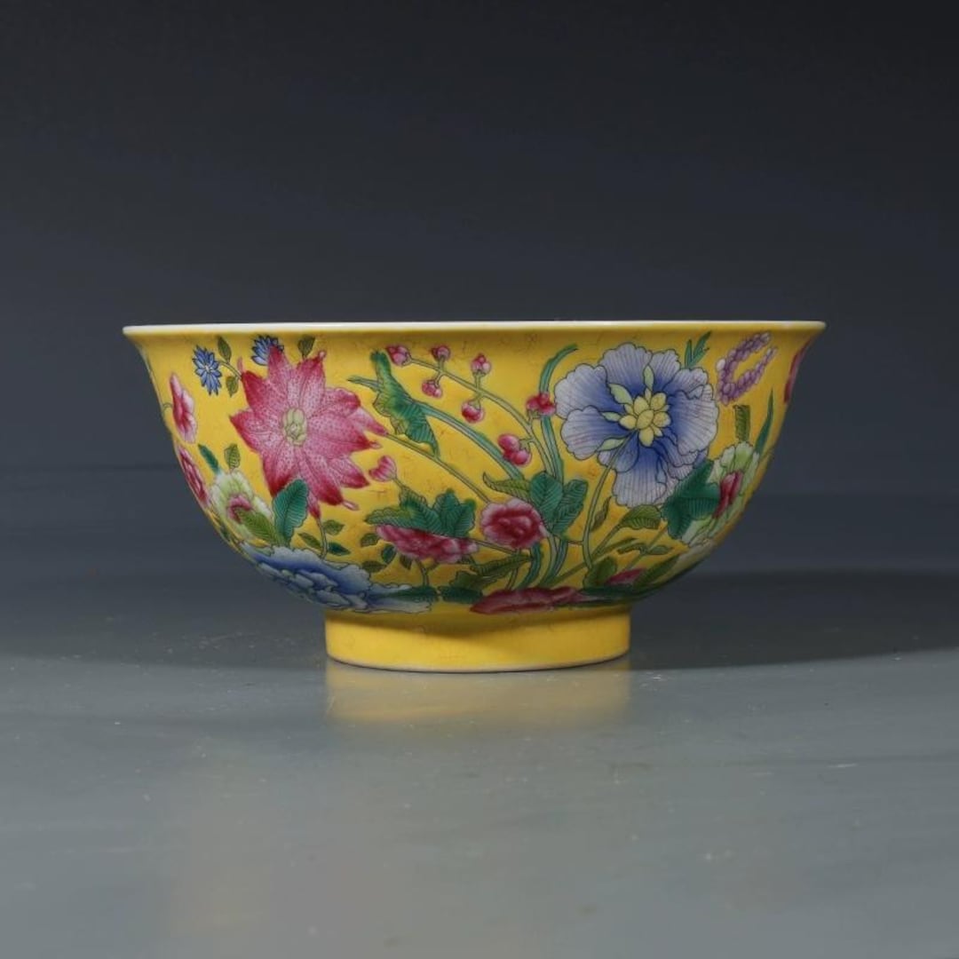 Chinese Collectable Hand-painted Yellow Ground Famille Rose Floral ...