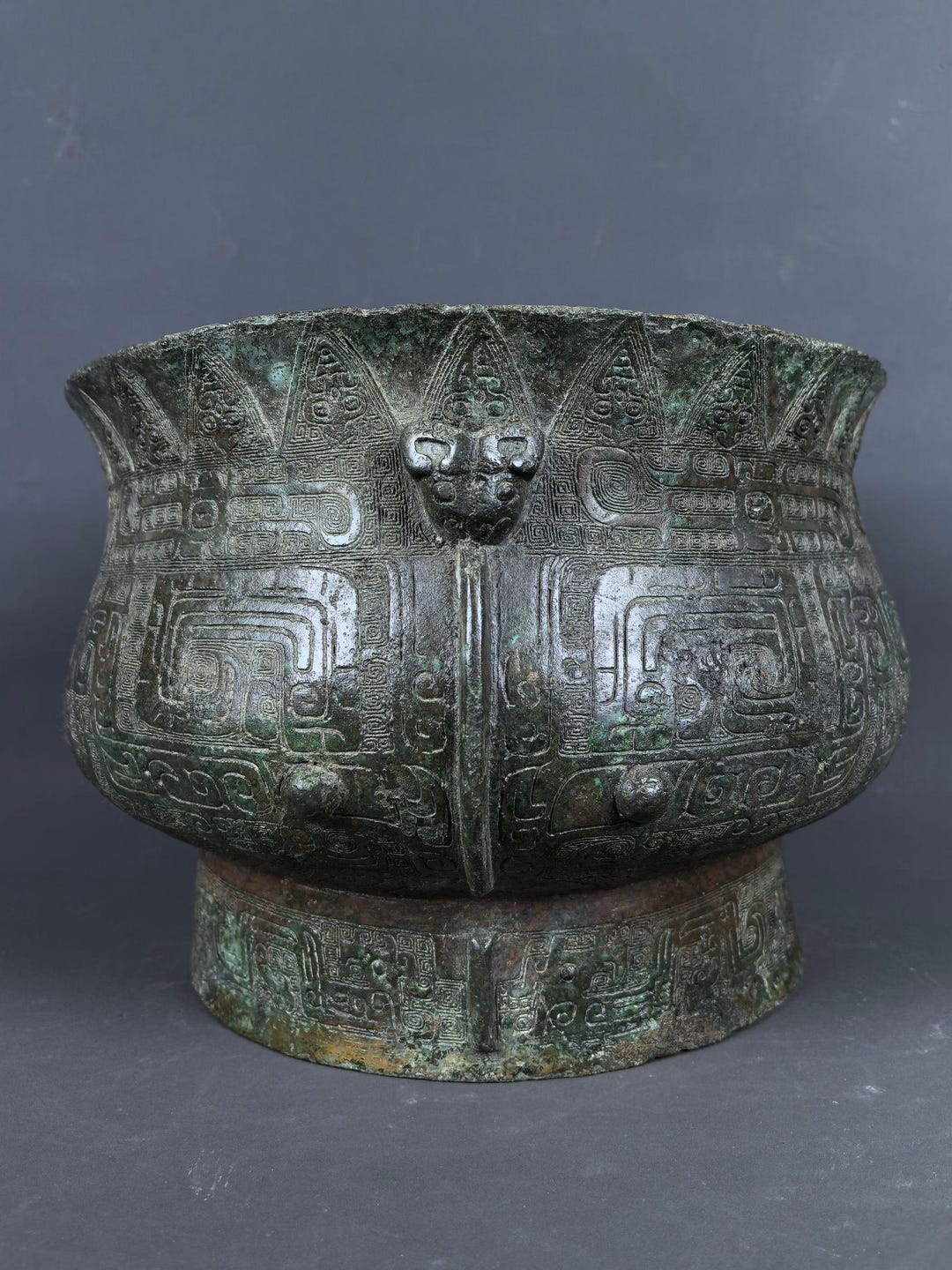 Antique Chinese Archaic Bronze Gui Vessel – Taotie Mask Motif Ritual ...