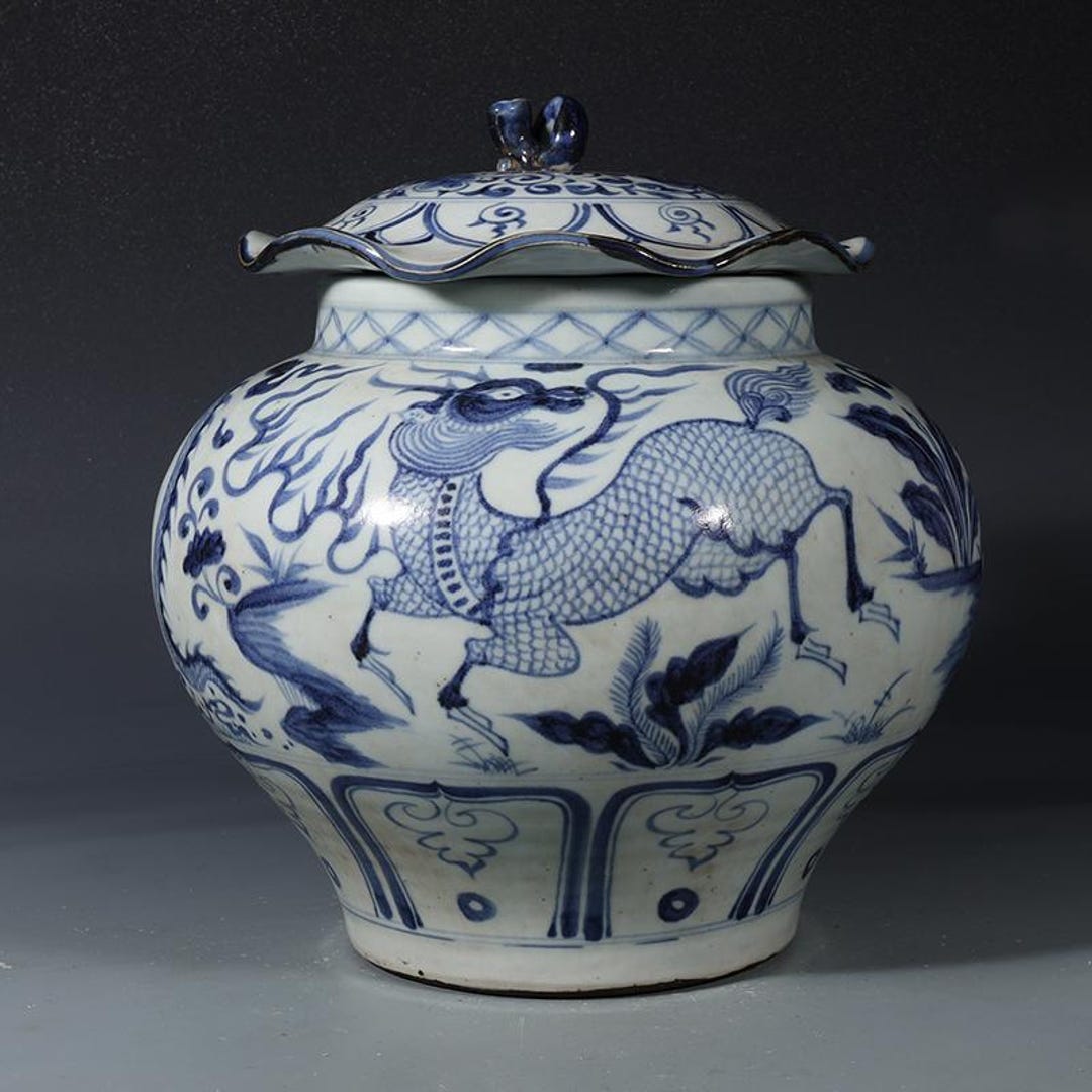 Chinese Collecting Hand-painted Blue and White Kirin Qilin and Dragon ...