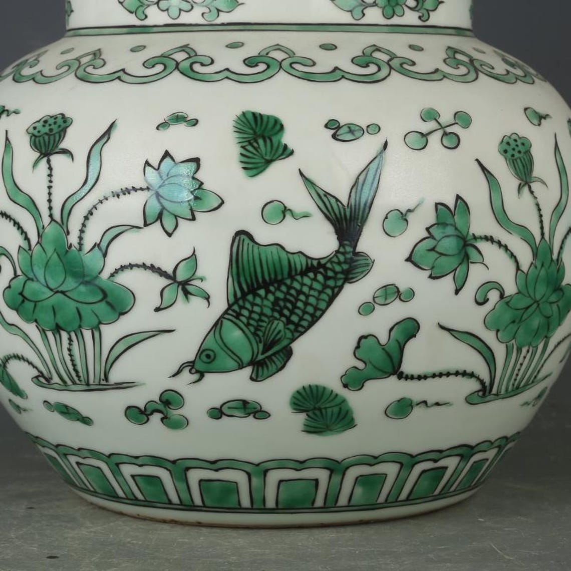 Chinese Antique Ming Dy Green-decorated Fish and Algae Pattern ...