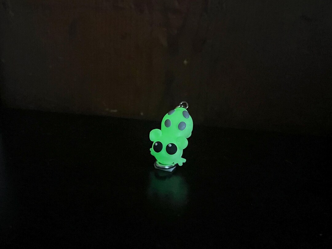 Rainworld | Glow in the Dark Lantern Mouse Charms - Etsy