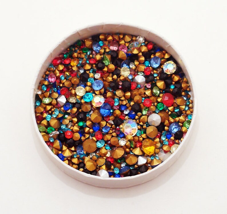 500 Assorted Vintage Glass Rhinestones Various colors and | Etsy