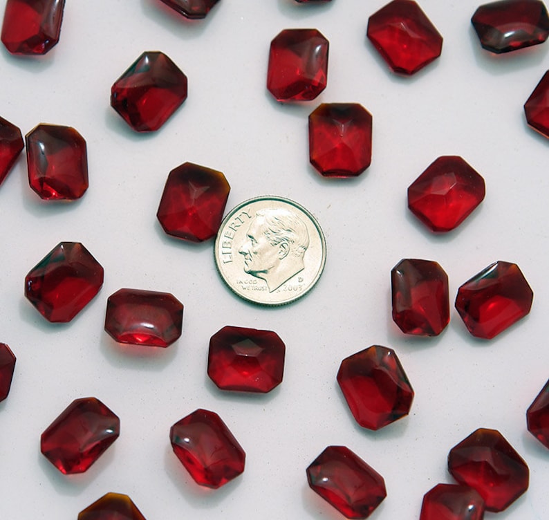 12x10mm Ruby Red Octagon shaped rhinestones Vintage Glass | Etsy