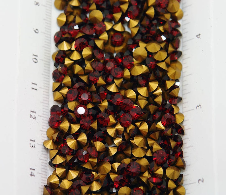 SS21 Siam Red Swarovski Rhinestone Chatons Article 1012 - Etsy