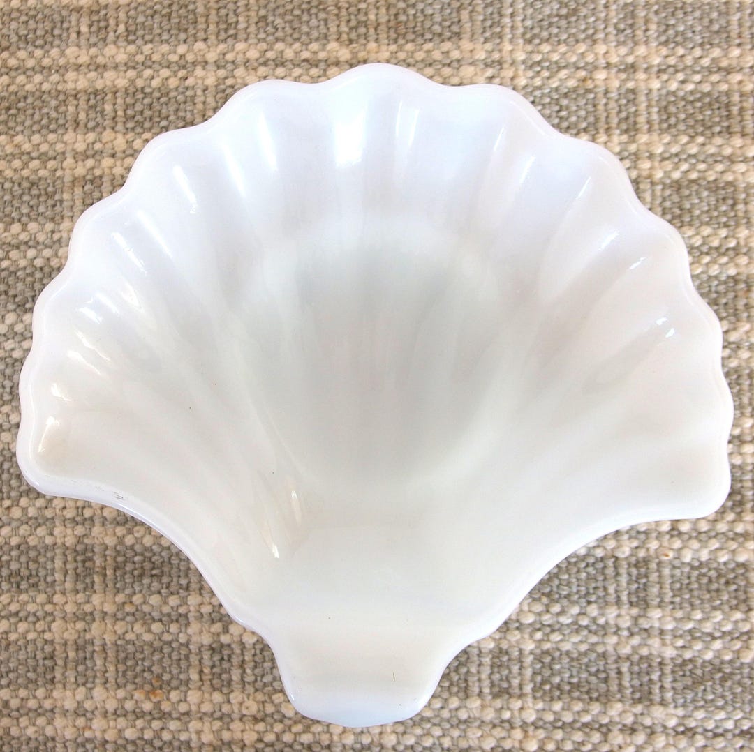 Vintage Milk Glass Shell Candy Dish or Trinket Holder - Etsy